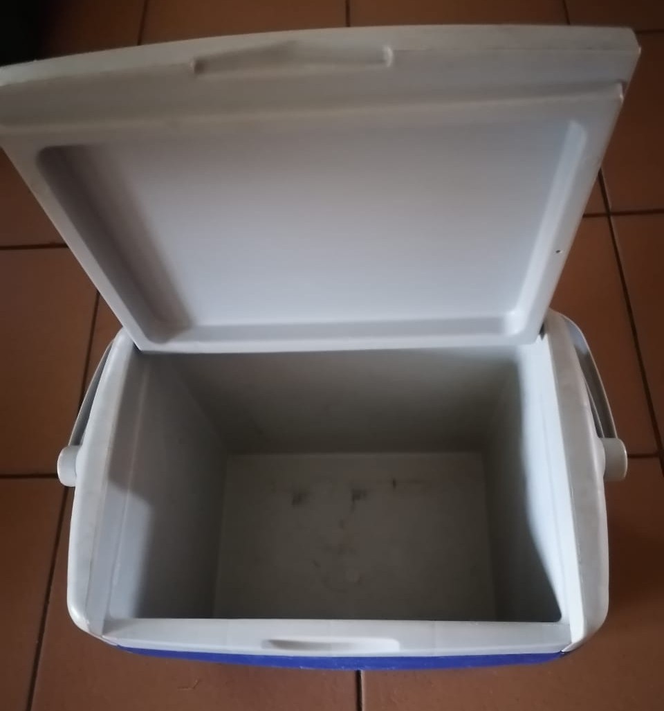 Cooler Box Cadac 15L (Used) – Camping Guru