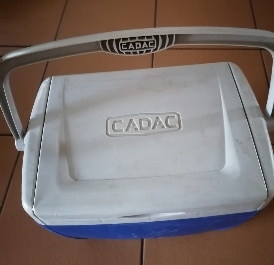 Cooler Box Cadac 15L (Used) – Camping Guru